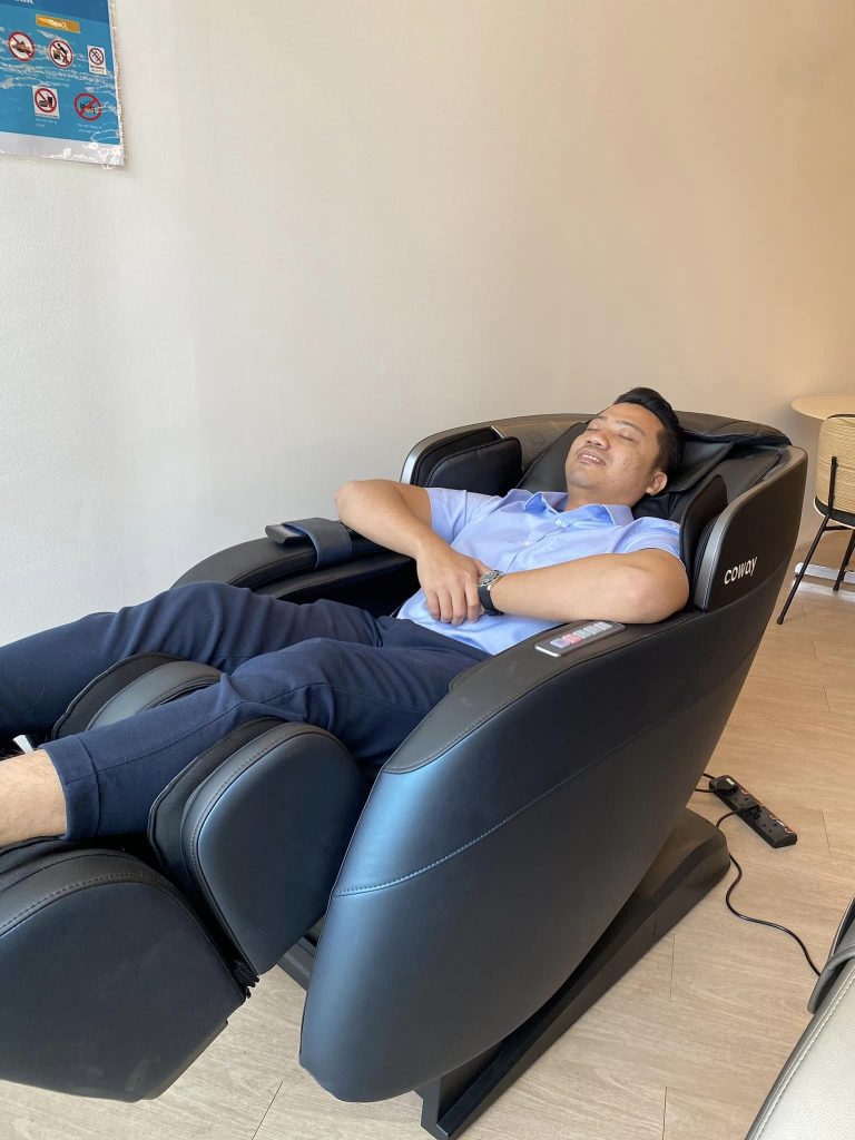 Kerusi Urut Massage Chair Coway | Coway Official